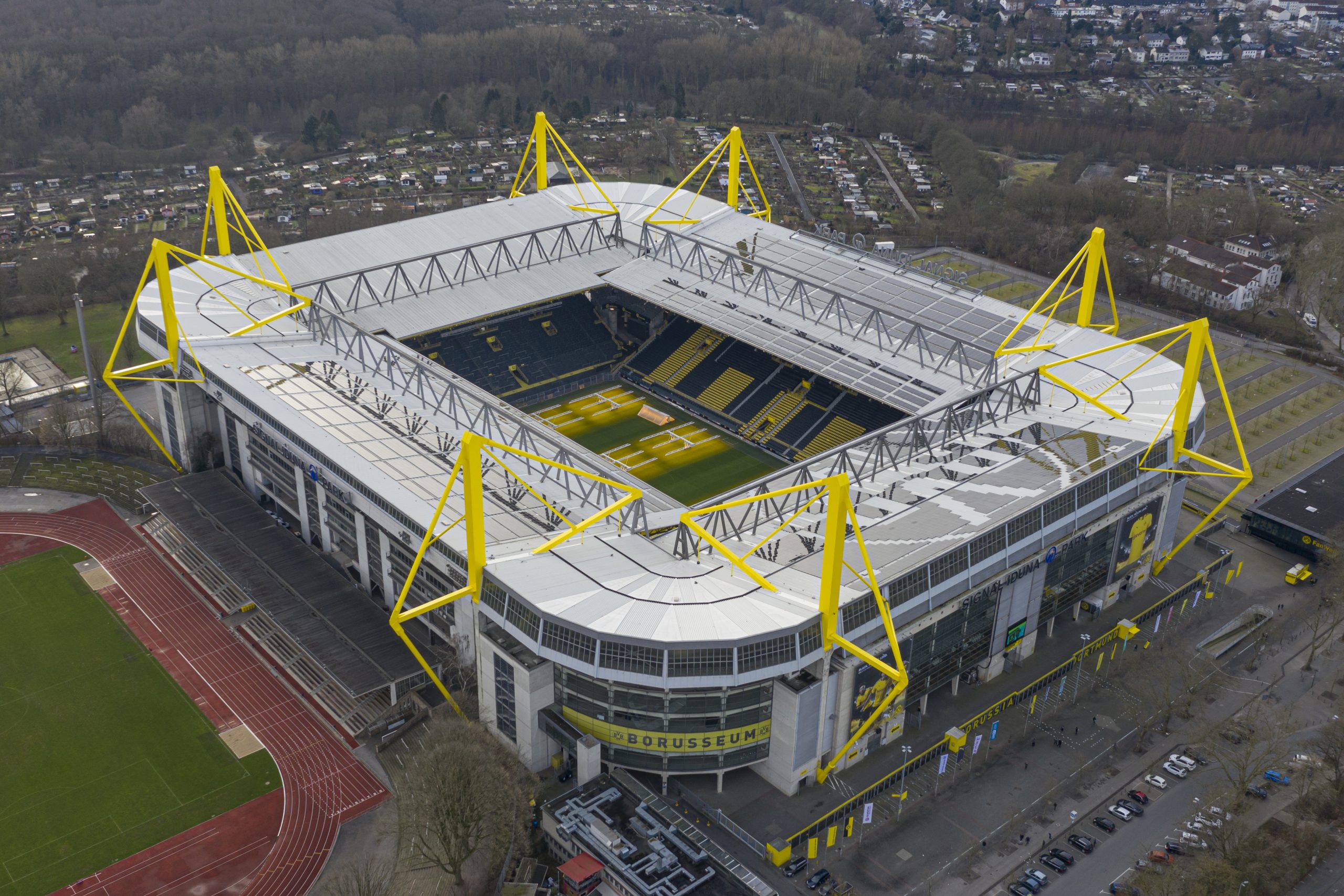 Signal Iduna Park Stadium Markas Besar Klub Borussia Dortmund